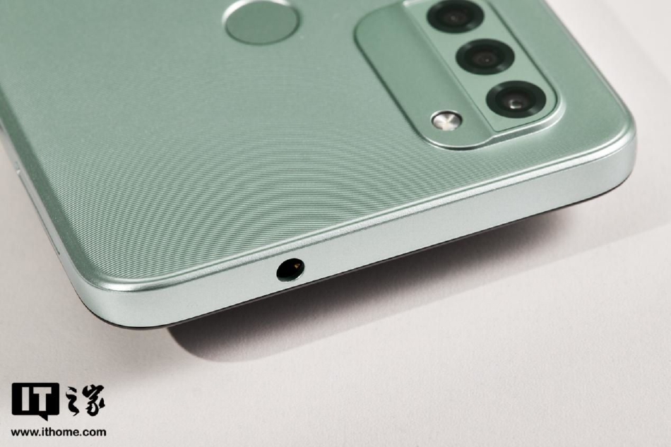 Trên tay Nokia C31: Thiết kế bắt mắt, chuẩn Bắc Âu, cấu hình vừa phải