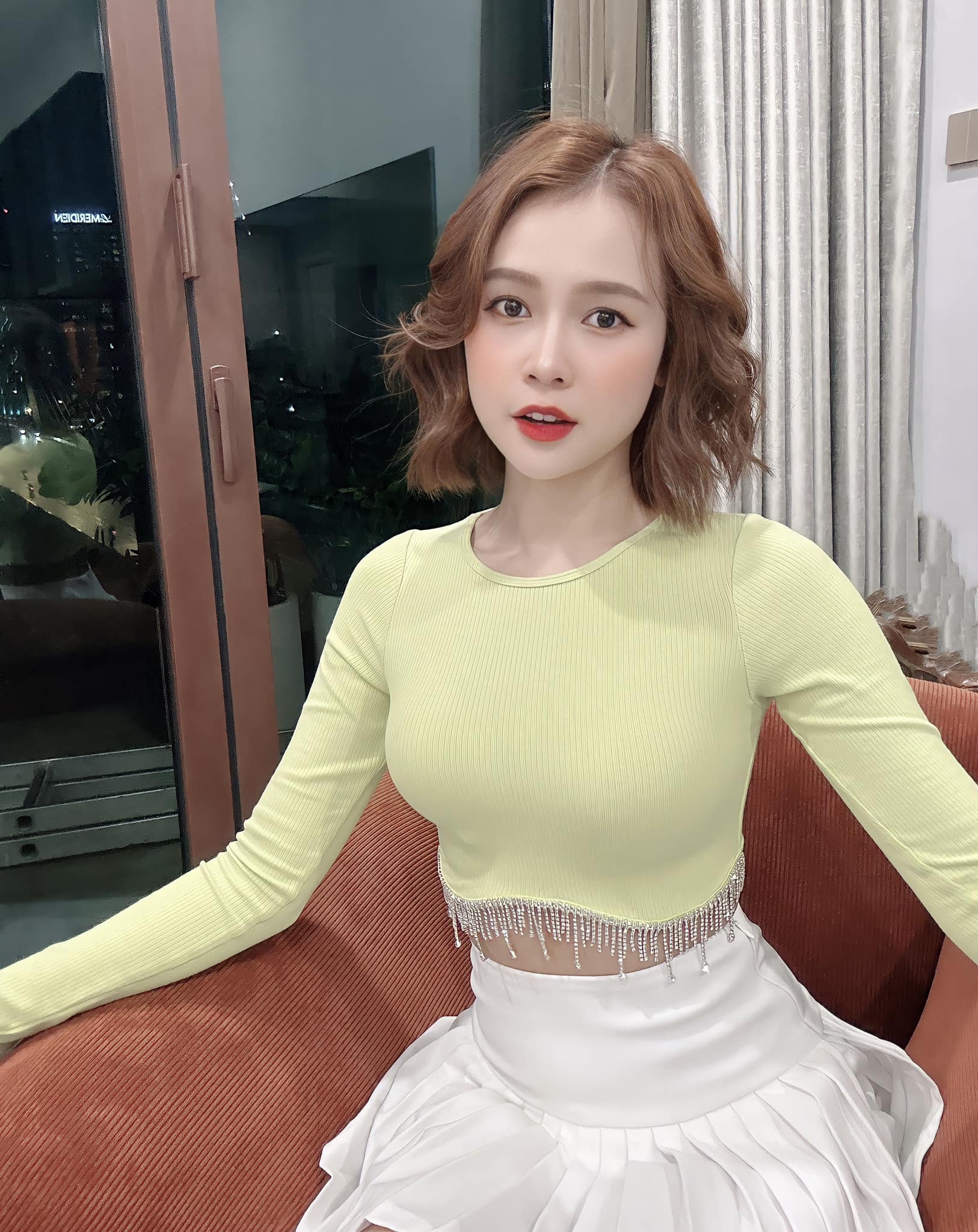 Không cần đại gia, cuộc sống của Sam trước khi được cầu hôn khiến nhiều ...