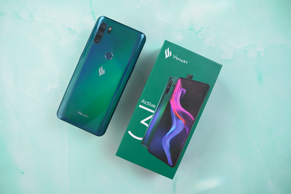 Mở hộp Vsmart Active 3: Thiết kế đẹp, camera pop-up giá siêu rẻ