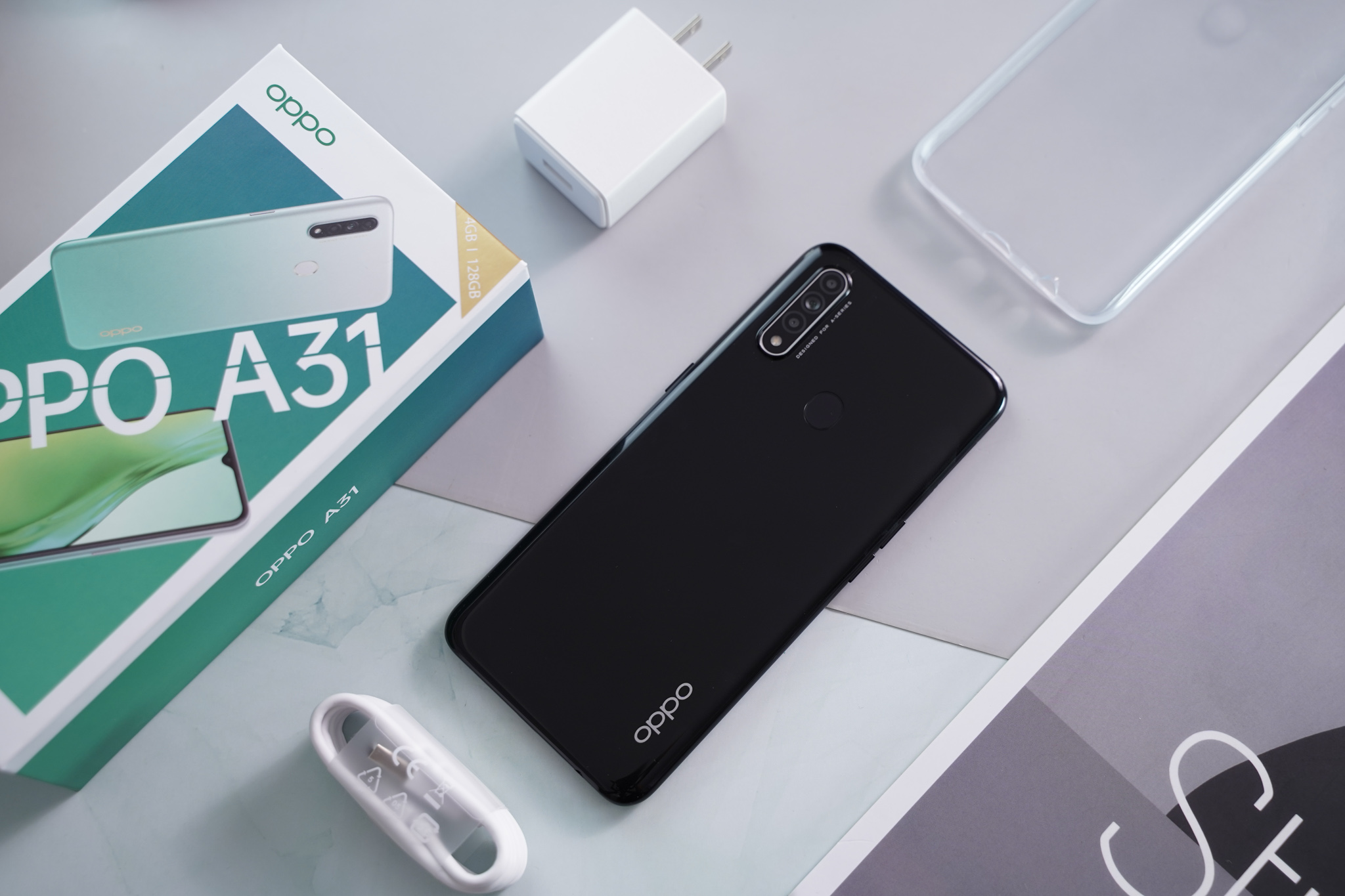 Mở hộp OPPO A31: Thiết kế mới, Helio P35 giá 4.5 triệu