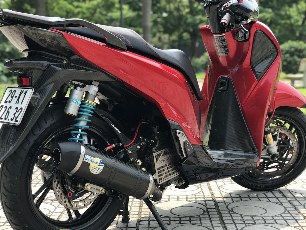 Biker Hà Nội chi hàng trăm triệu độ Honda SH 2019