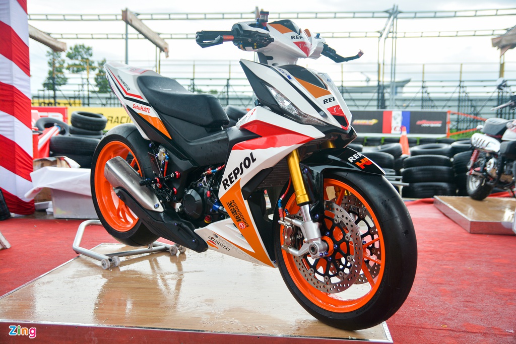 Cận cảnh Honda Winner phiên bản phong cách xe đua cực chất