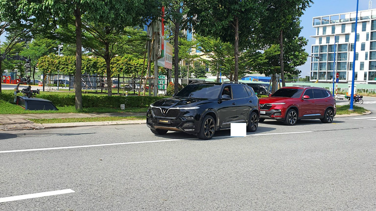 Clip Cận cảnh VinFast President của tỷ phú Phạm Nhật Vượng lăn bánh ...