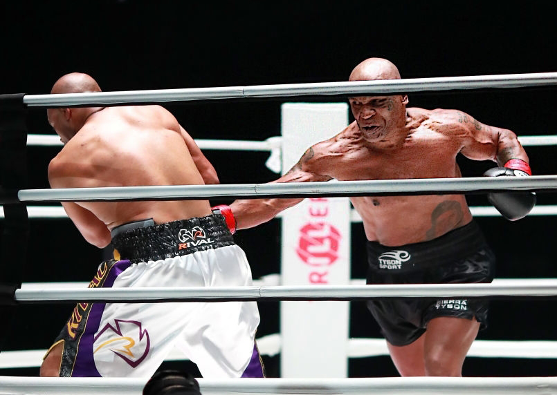 Huyền thoại Mike Tyson tái xuất, bị trọng tài cướp chiến thắng trước ...