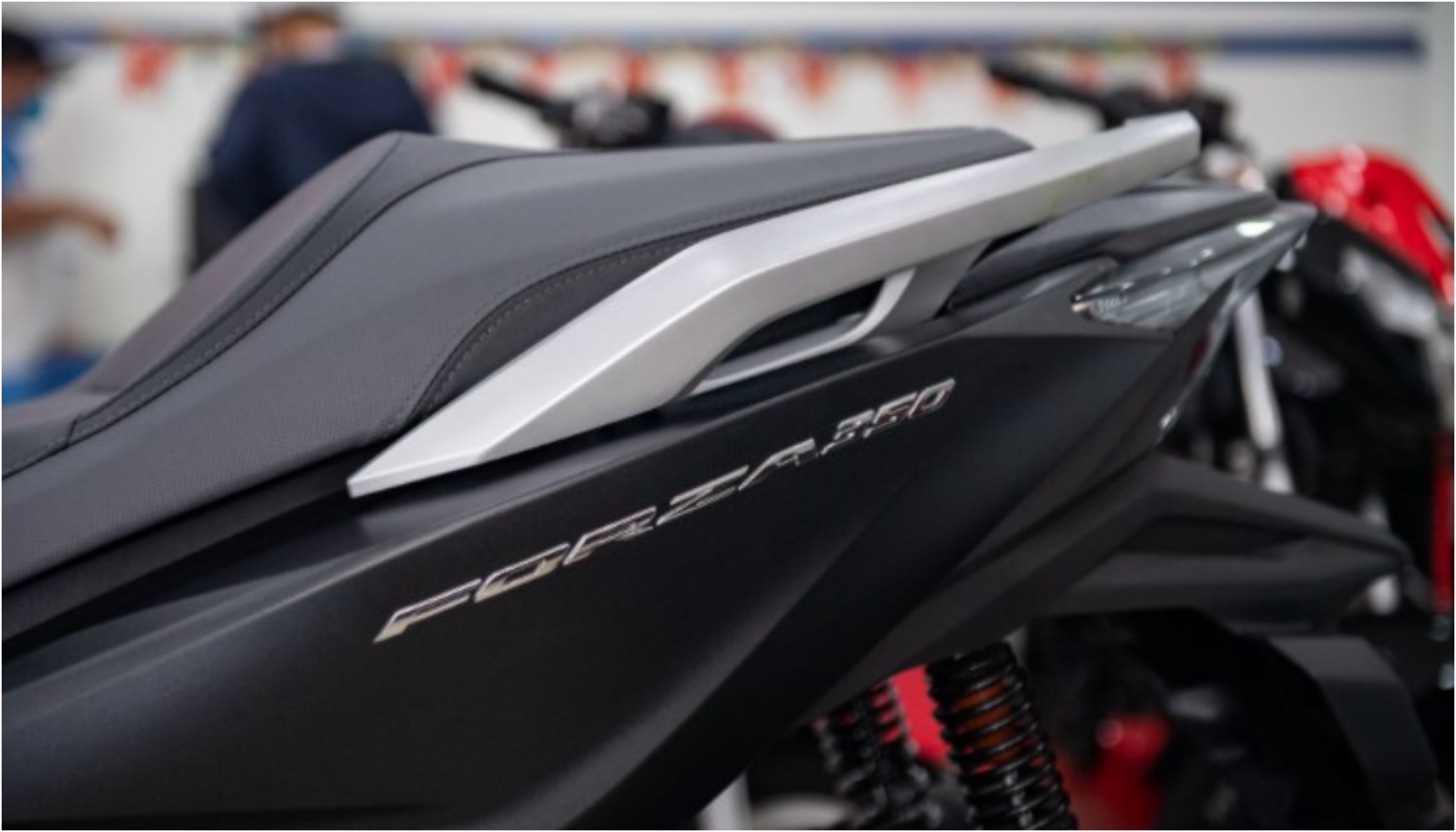 Cận cảnh cực phẩm trong làng tay ga: 'Vùi dập' Honda SH 150i, Air Blade ...