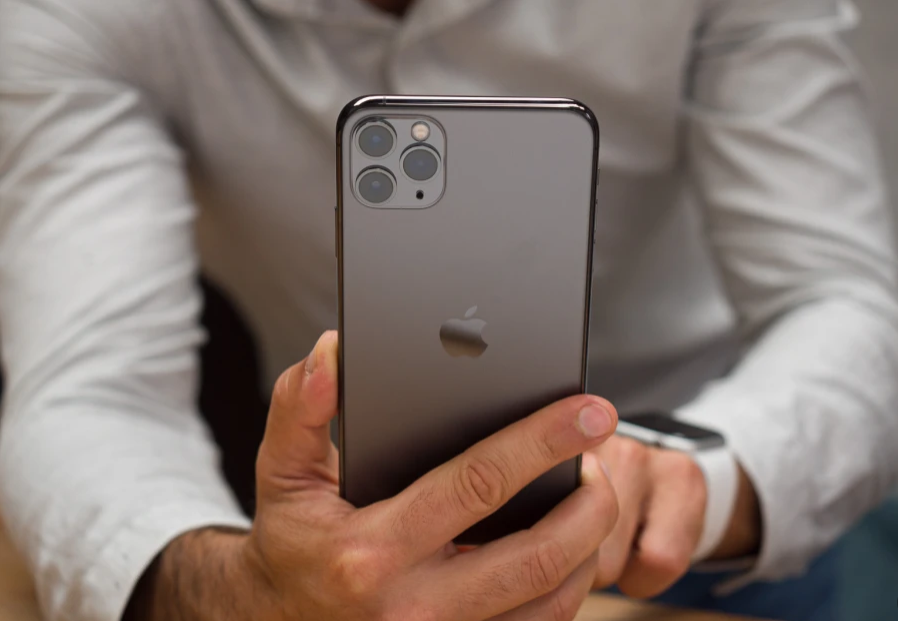 iPhone 11 Pro Max có đáng mua vào năm 2021?