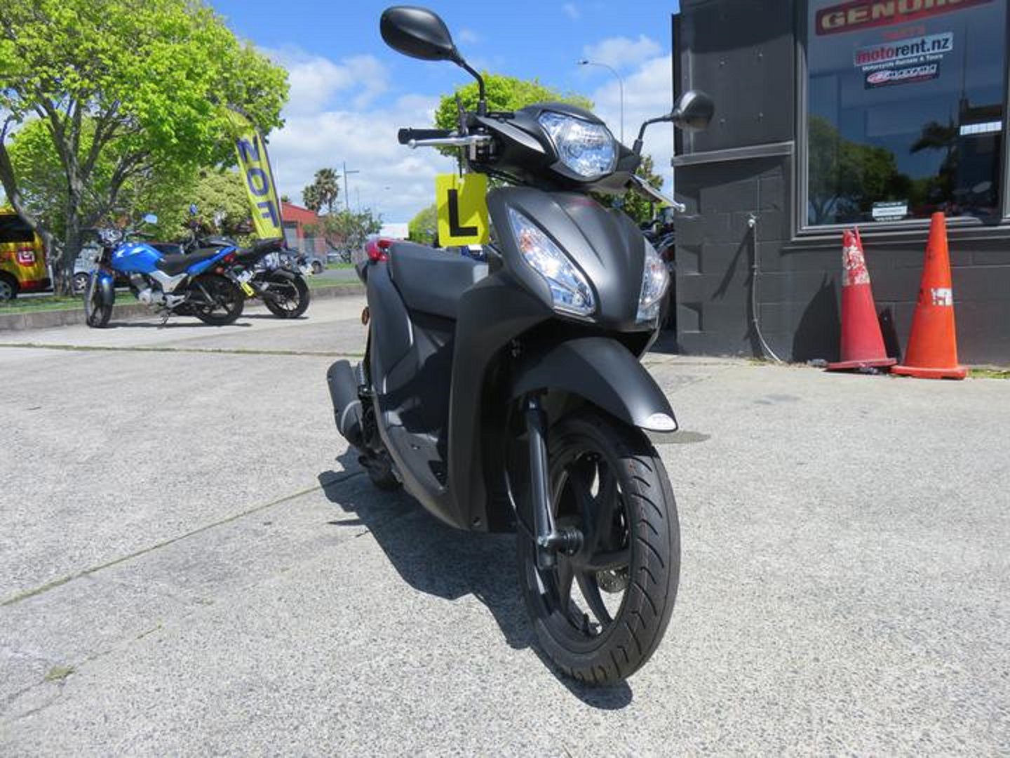 Cận cảnh diện mạo đẹp ngỡ ngàng của bản sao Honda Vision, đắt hàng với ...