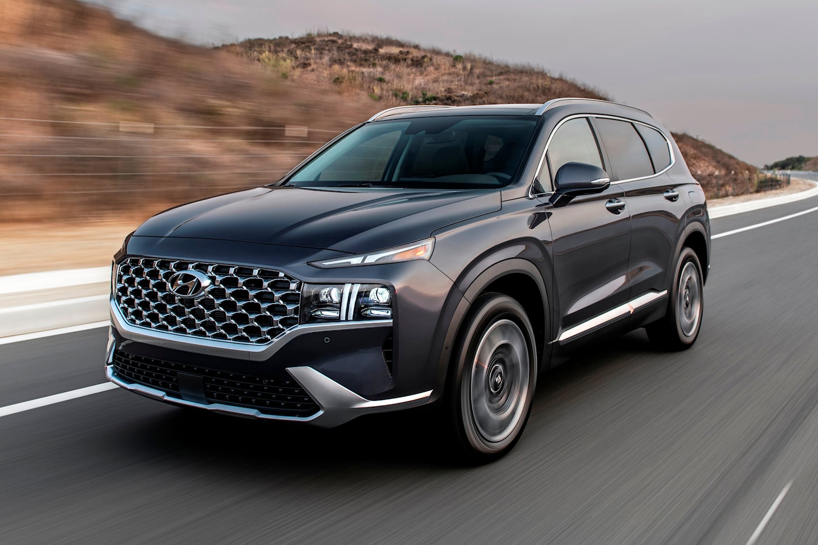 Lộ diện Hyundai Santa Fe thế hệ mới sắp ra mắt: Thiết kế 'lột xác'