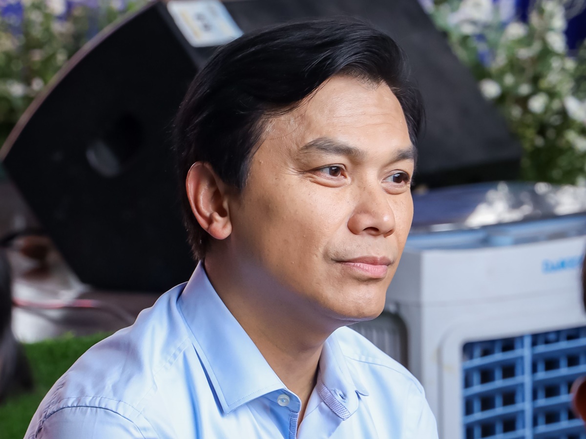 Sao Việt đăng gì 22/10: Mạnh Quỳnh giúp đỡ con nuôi Phi Nhung