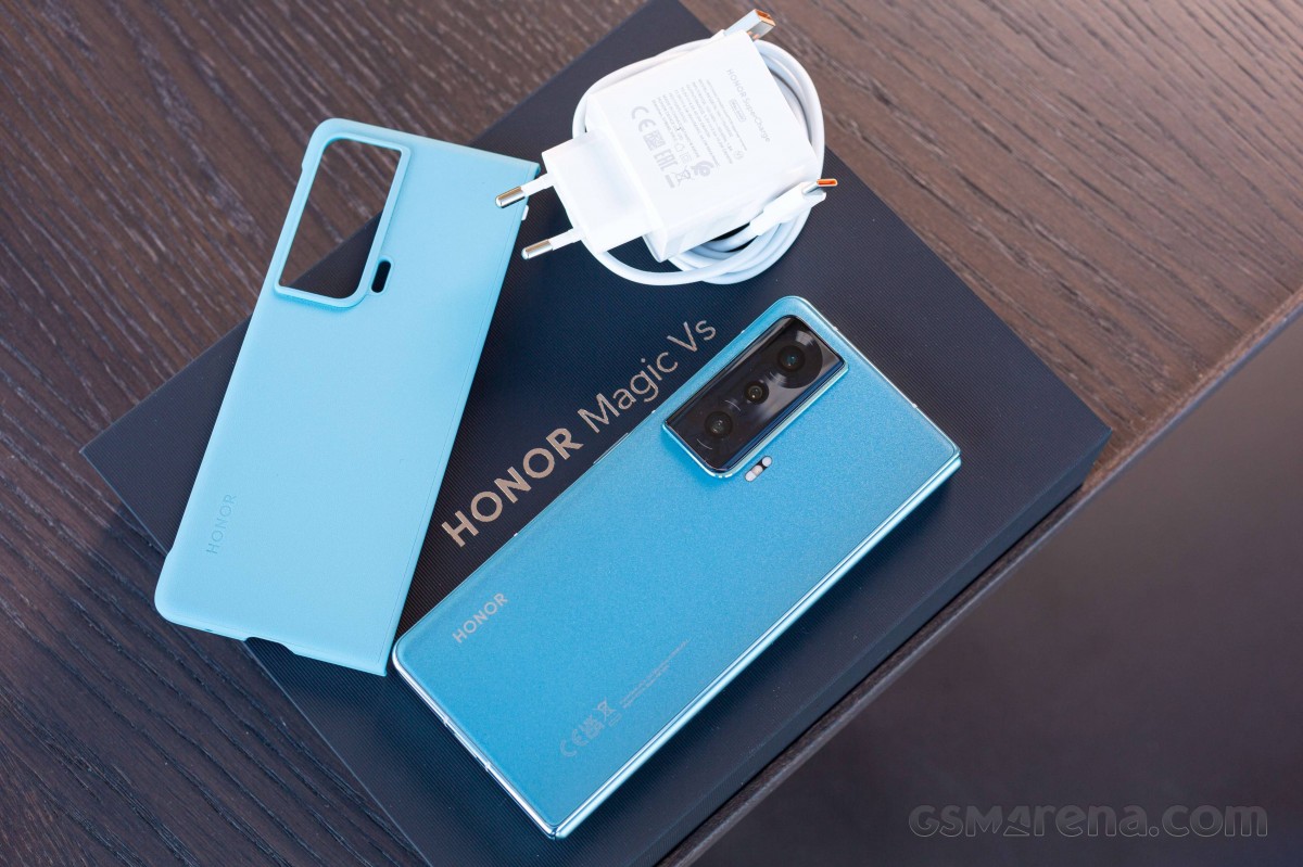 Mở hộp Honor Magic Vs: 2 màn hình OLED, chip Snapdragon 8+ Gen 1, pin ...
