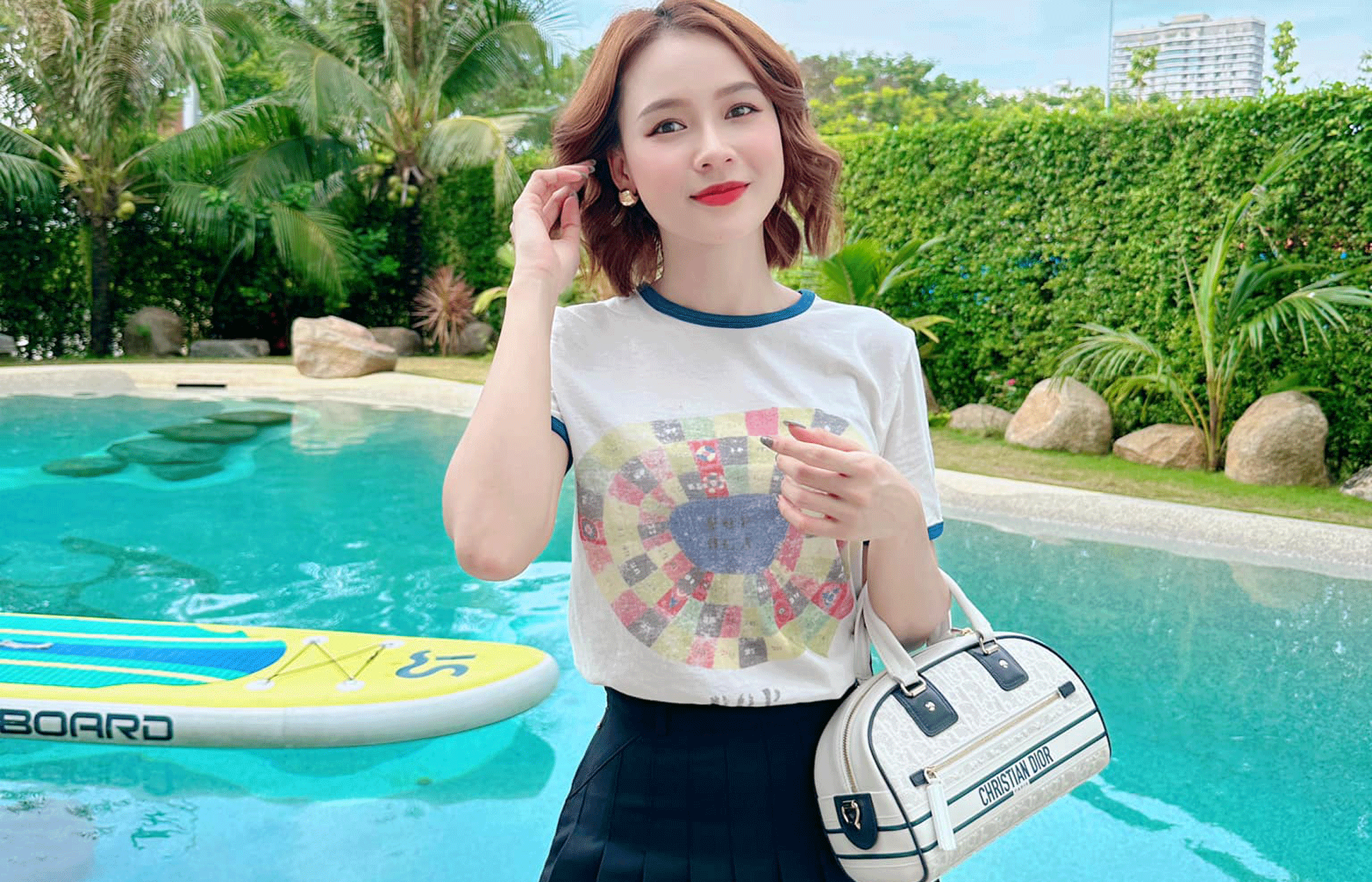 Sam tung loạt ảnh với nhan sắc quá đỗi ngọt ngào, trẻ trung ở tuổi 32