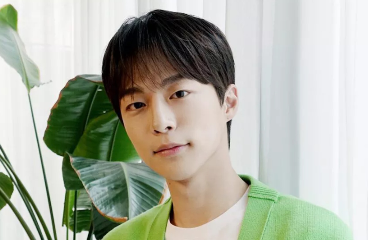 Diễn viên Bae In Hyuk vai thái tử trong phim 'Dưới bóng Trung điện' hé ...