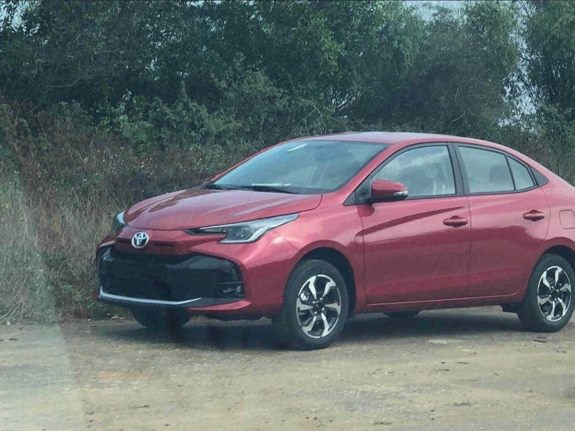 Lộ diện Toyota Vios 2023 với diện mạo khác lạ, khiến Honda City và ...