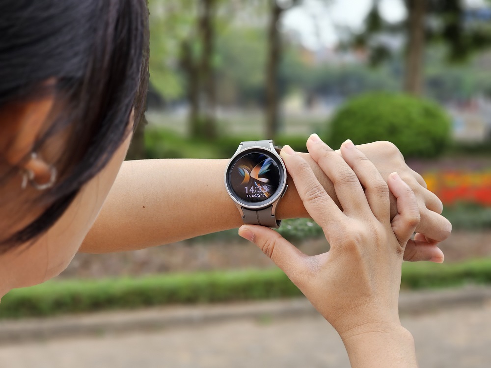 Cùng Galaxy Watch5 Pro chăm sóc và hoàn thiện bản thân để trở thành cô ...