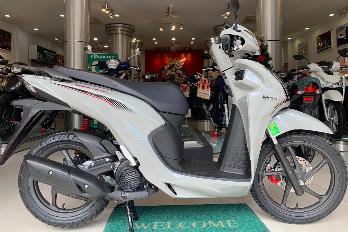 Giá xe Honda Vision giảm cực mạnh, khách Việt đua nhau 'bắt đáy'