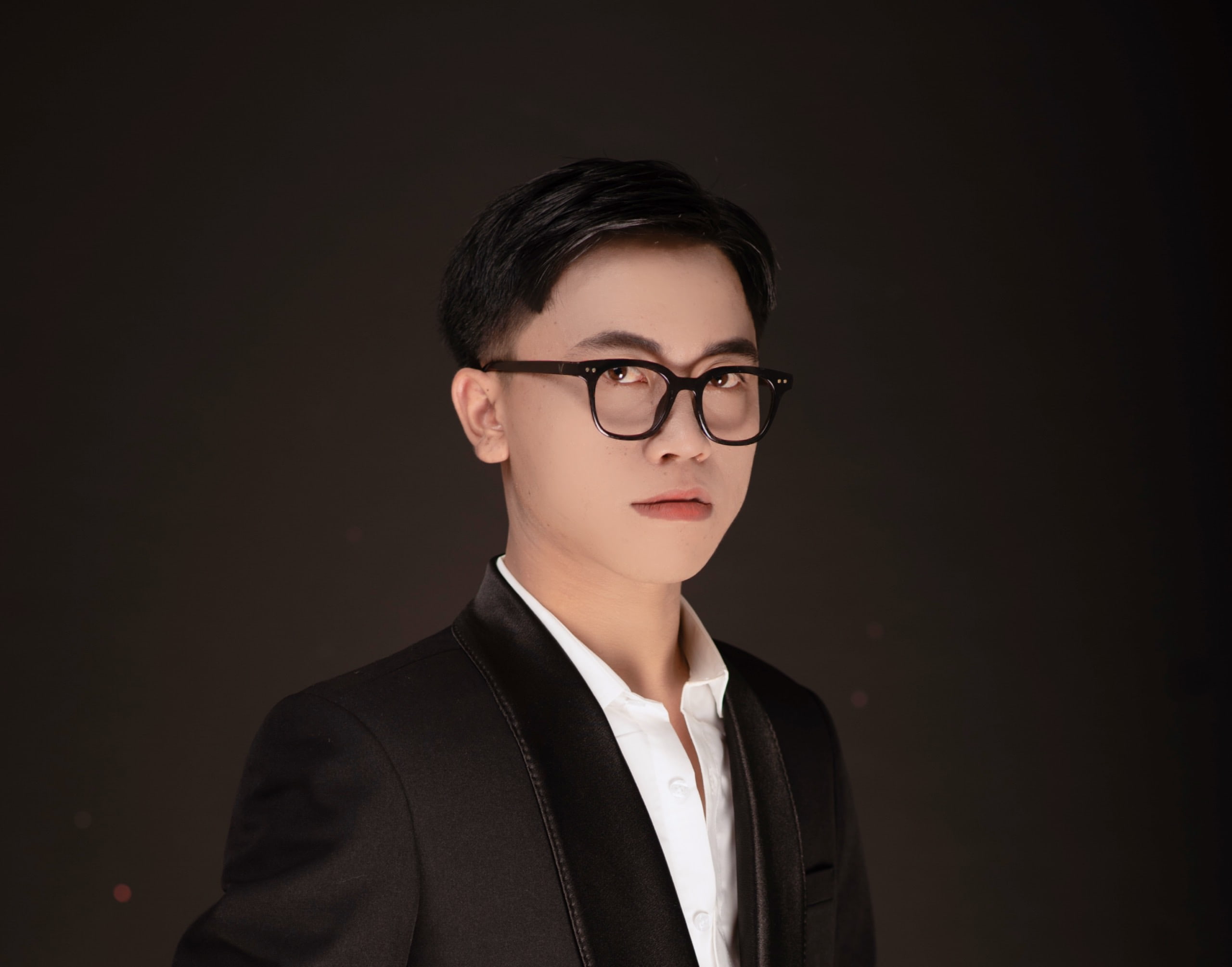 Nguyễn Văn Tiến - DJ/Producer T.Bynz - Sứ mệnh lan tỏa âm nhạc điện tử ...