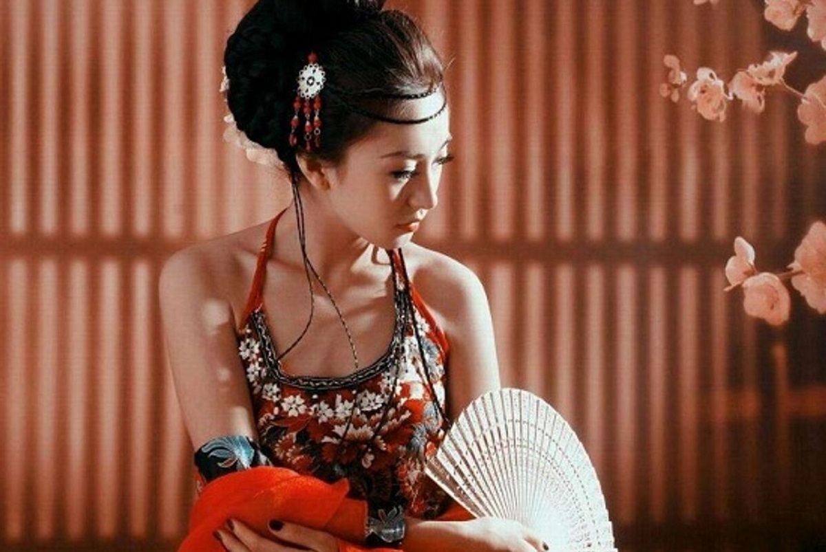 Sự thật về lầu xanh thời xưa: Khách có lai lịch không hề tầm thường, chi phí dịch vụ mới bất ngờ