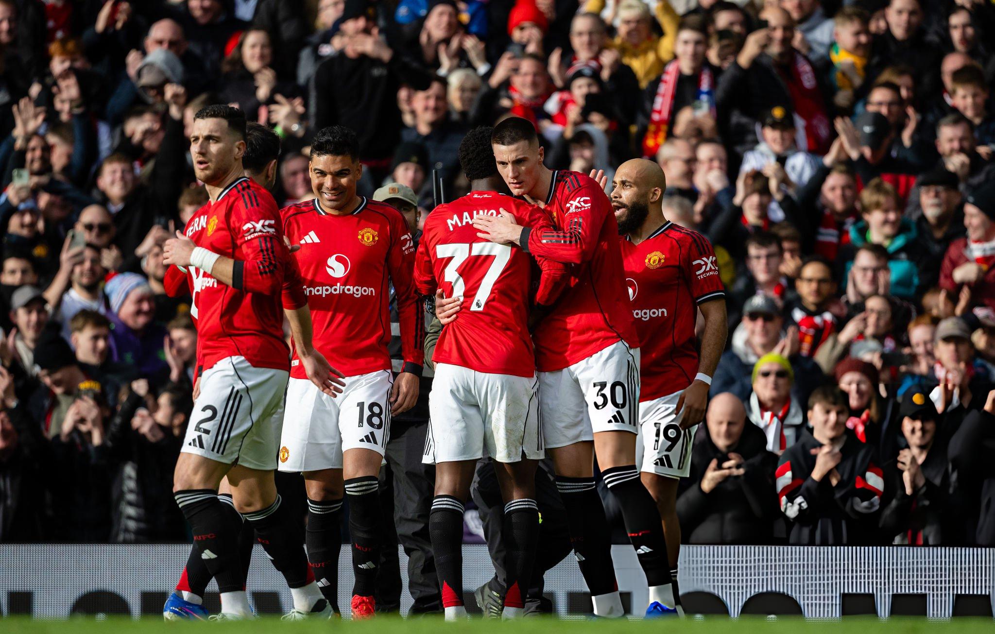 Manchester United cần làm gì để cạnh tranh Champions League mùa tới?