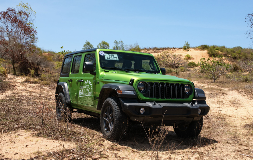 Jeep Wrangler trở lại Việt Nam từ 2.999 tỷ đồng, Ram 1500 mạnh 540 mã ...